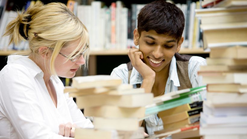 Unlocking Potential: The Advantages of Expert English Tutoring