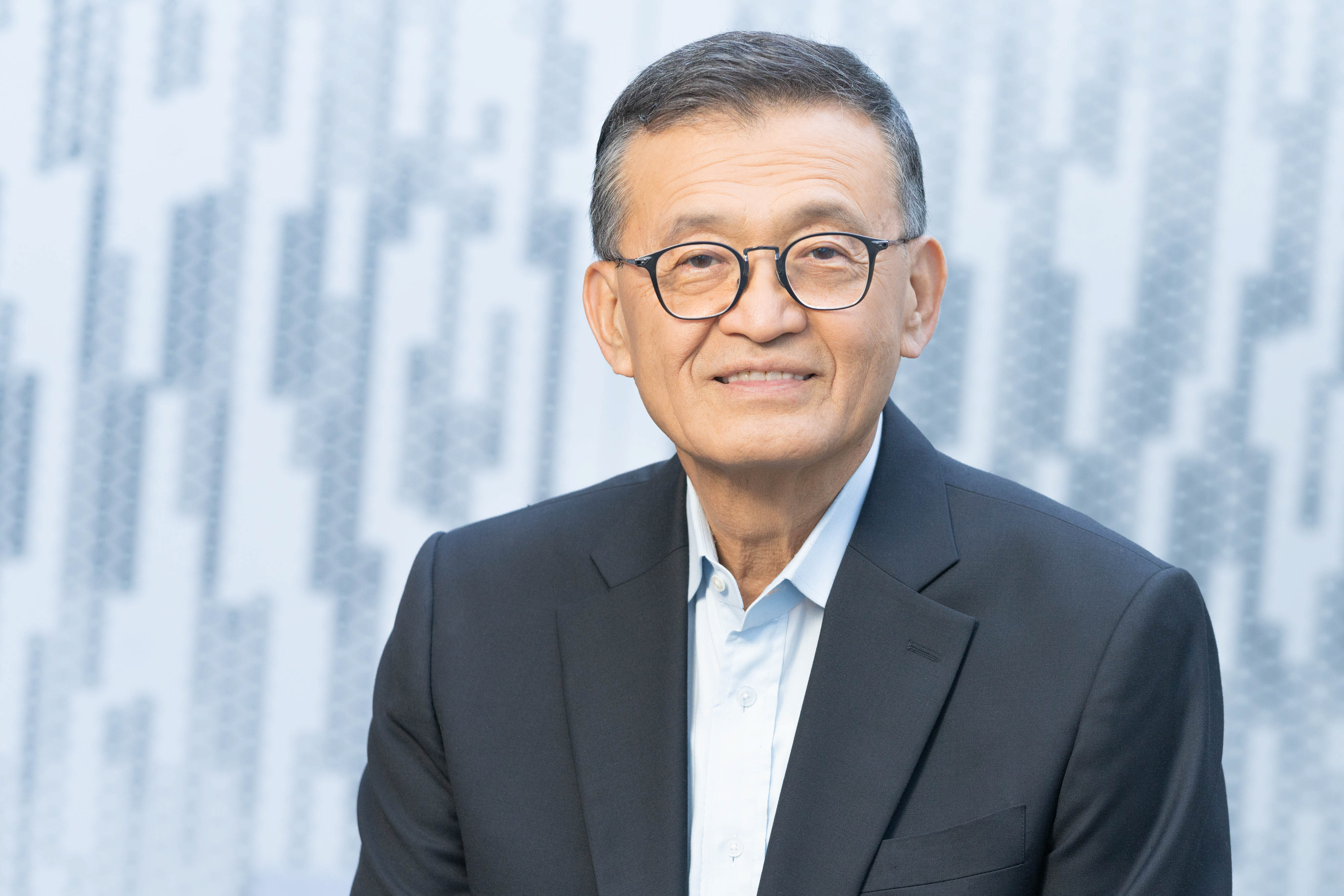 Trump Demands Intel CEO Lip-Bu Tan Resign Over Alleged China Ties